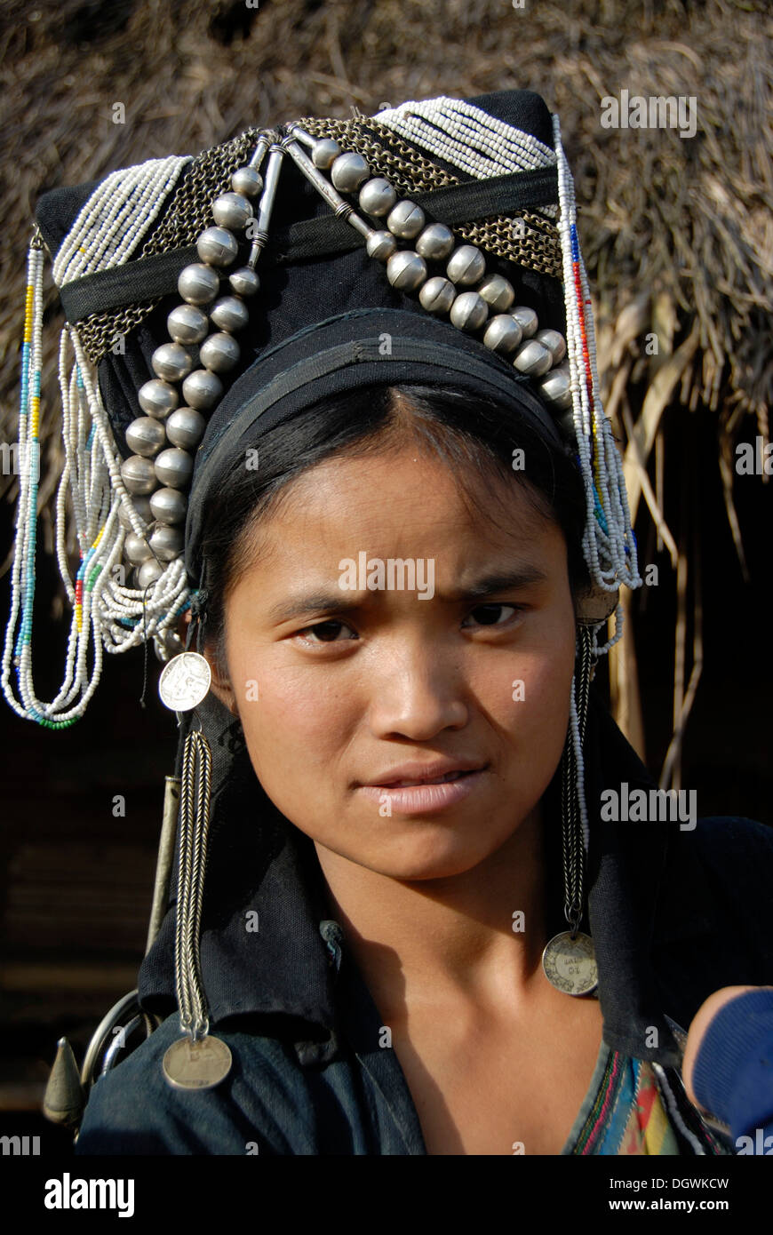 Portrait, woman of the the Akha Nuqui ethnic group, traditional costume ...