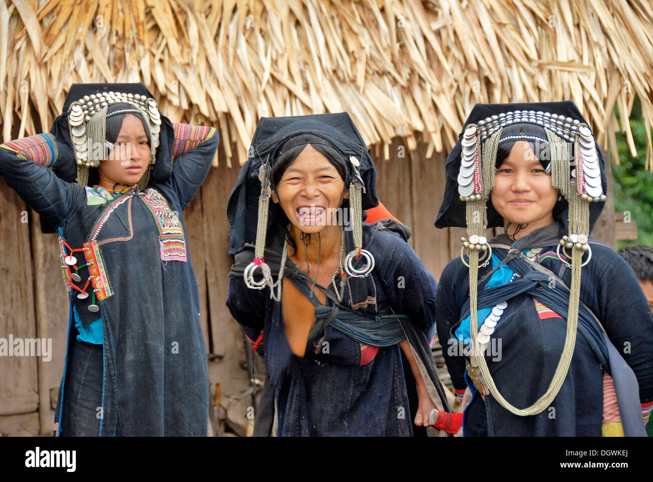 Group women in traditional clothing hi-res stock photography and images ...