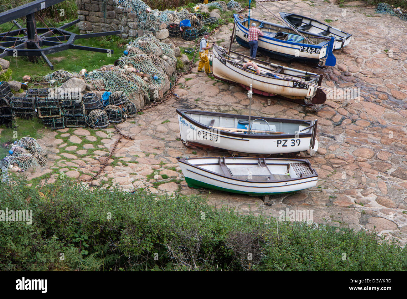 Fishermen cornwall hi-res stock photography and images - Alamy