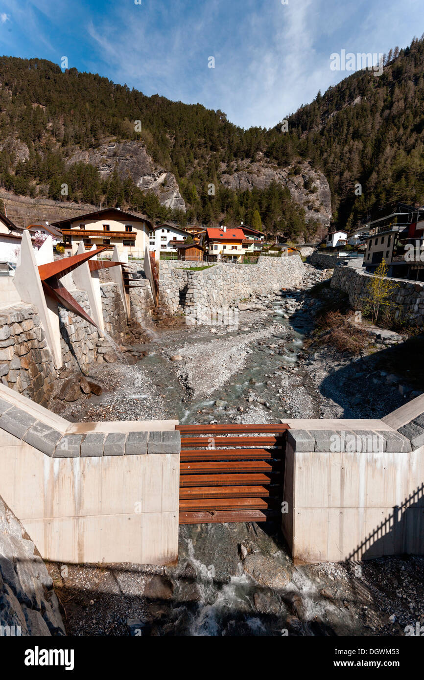 Flood prevention dam hi-res stock photography and images - Alamy