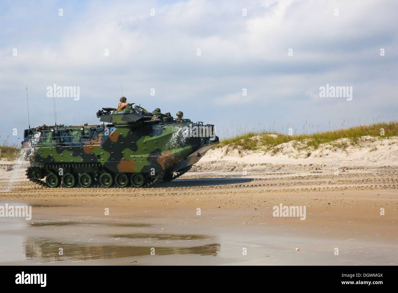 Water runs off the side of an amphibious assault vehicle with 2nd ...