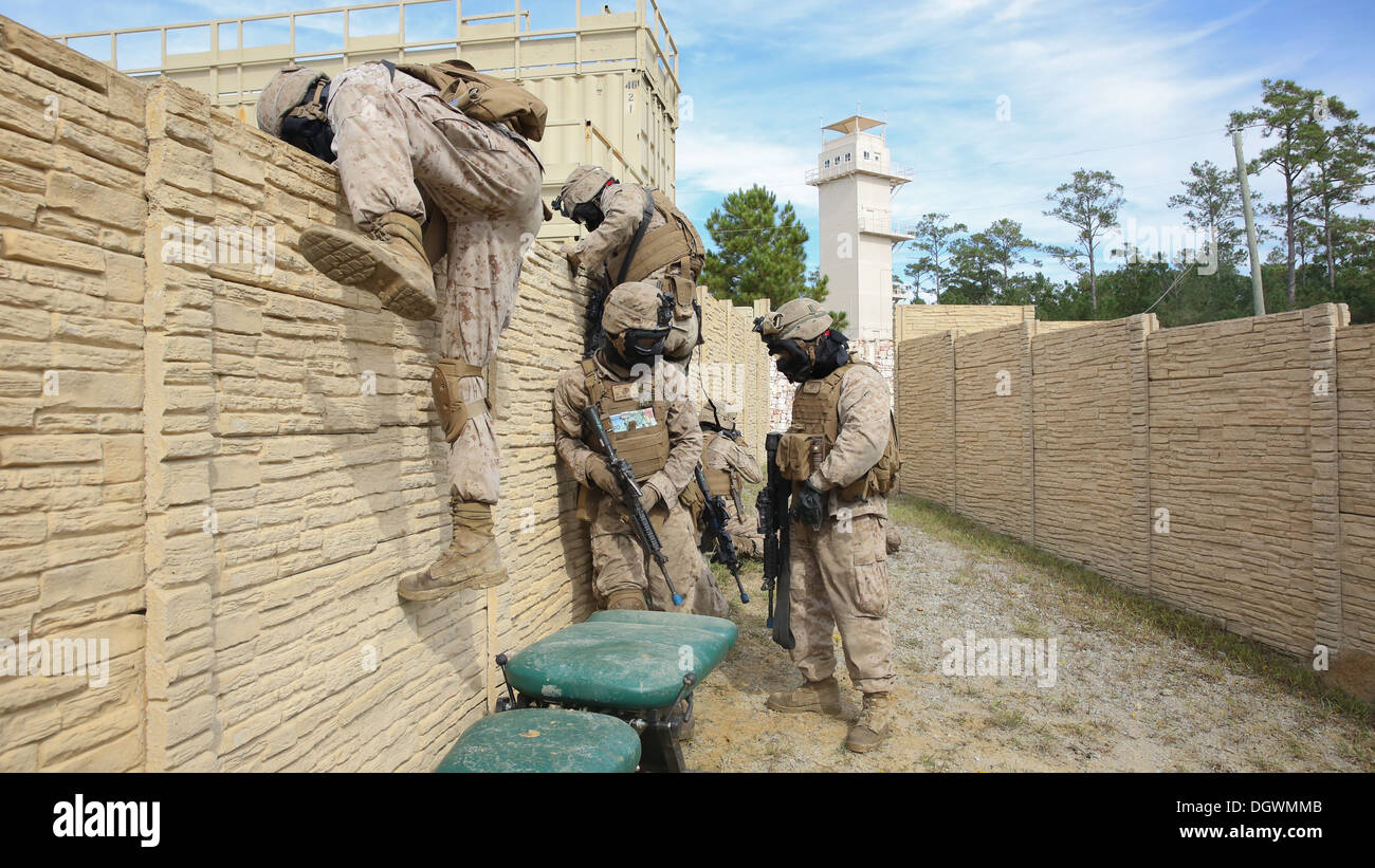 2nd battalion marines conduct hi-res stock photography and images - Alamy