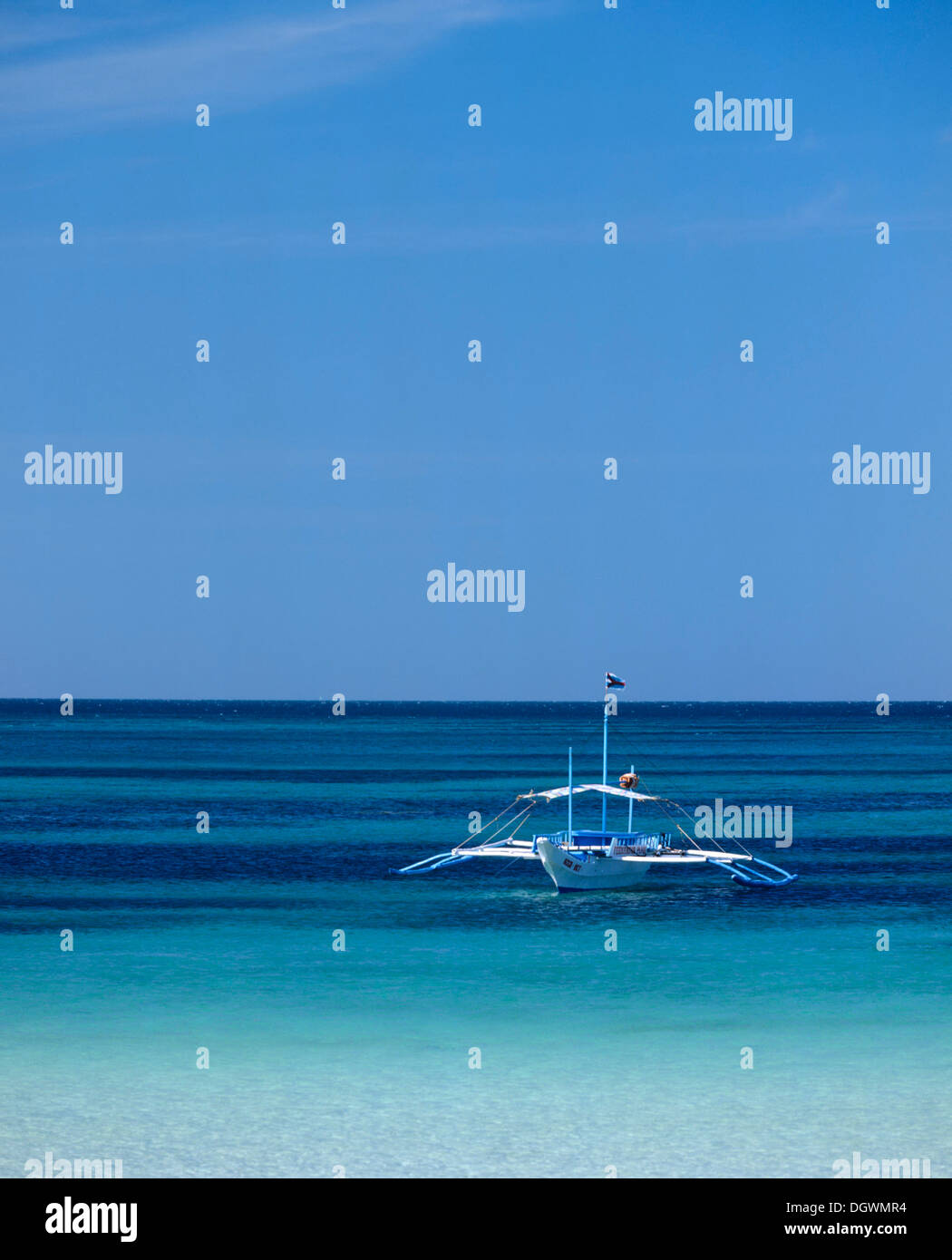 Banka traditional philippine outrigger boat hi-res stock photography ...