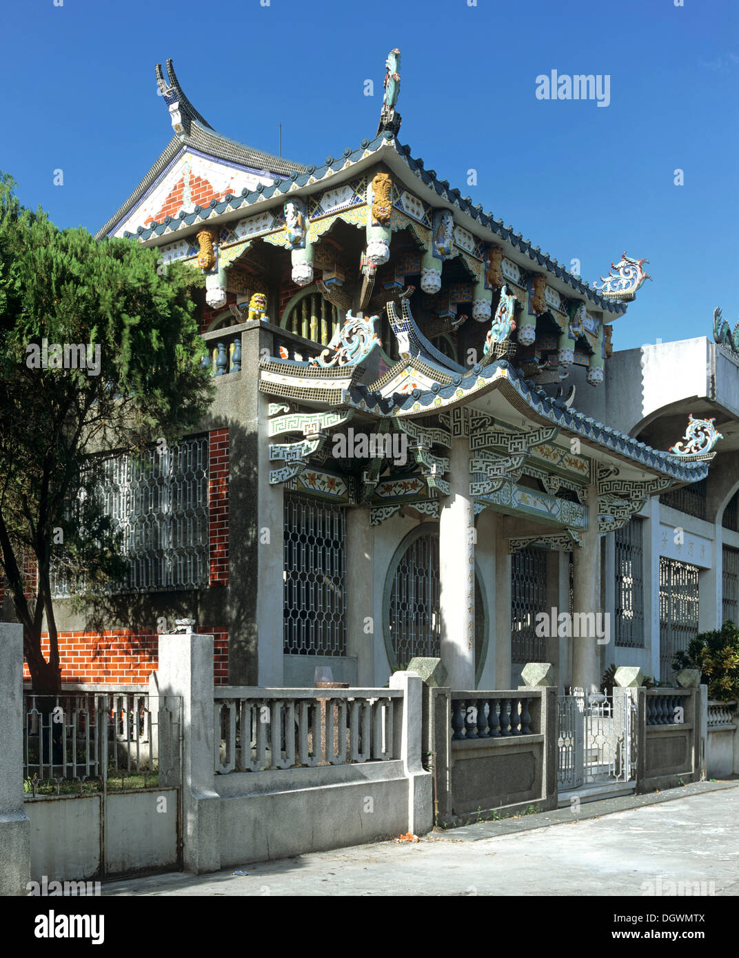 Chinese Cemetery, decorated roof, mausoleum, Manila, Luzon, Philippines ...