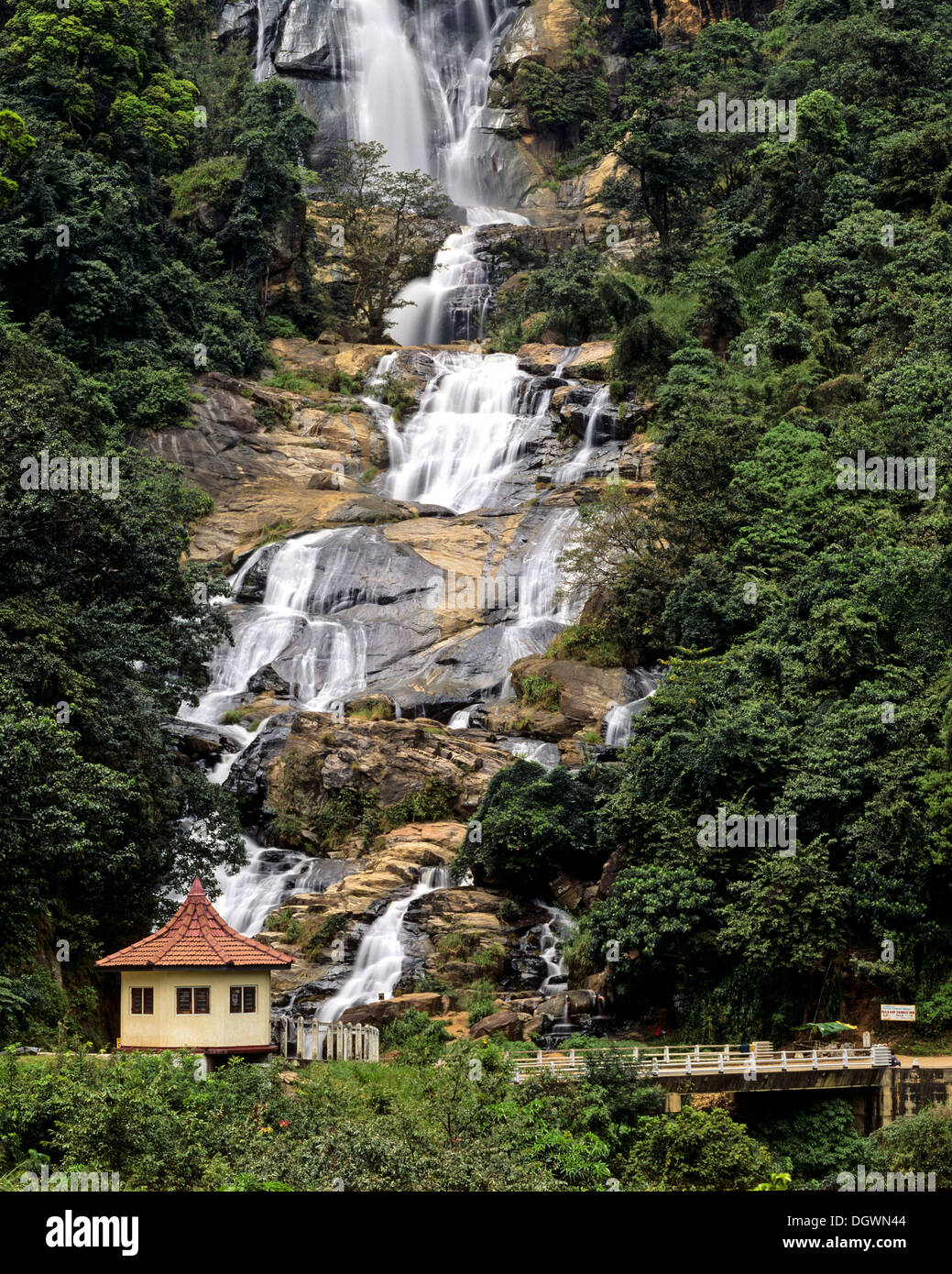 Rawana Ella Waterfalls, Nuwara Eliya, Zentralprovinz, Sri Lanka Stock ...
