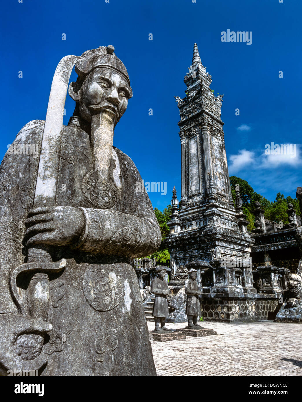 Khai Dinh Tomb, Mandarin soldiers made of stone, samurai statue ...
