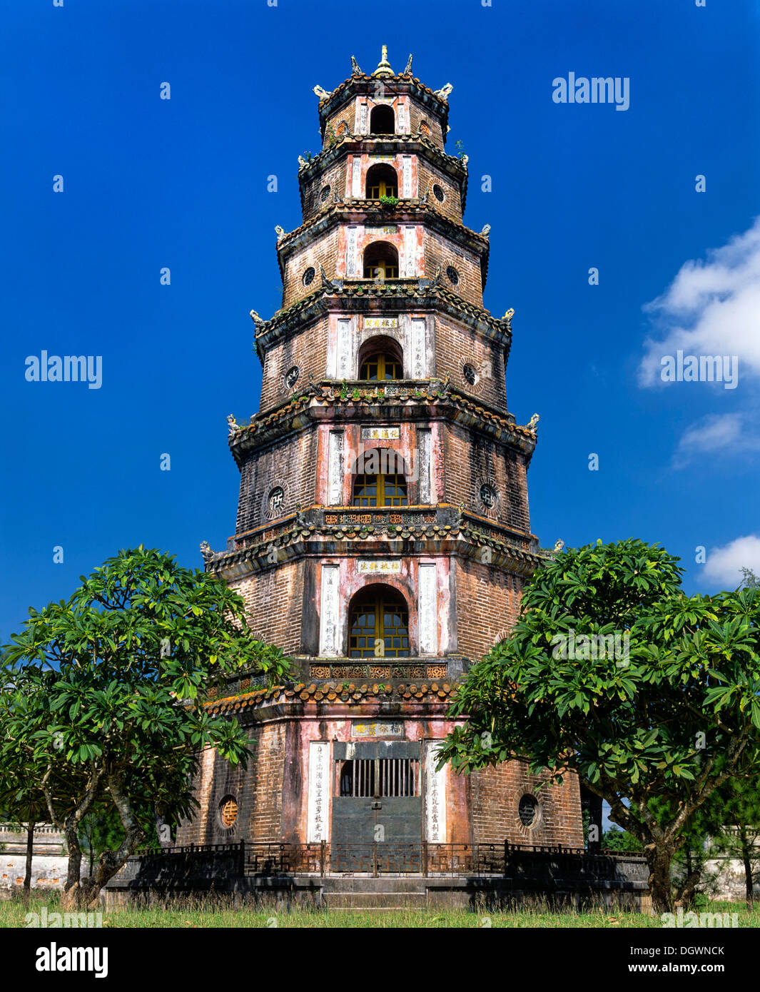 Thien Mu Pagoda Thien Mu Pagoda, Hue | The Thien Mu Pagoda (or 'Pagoda