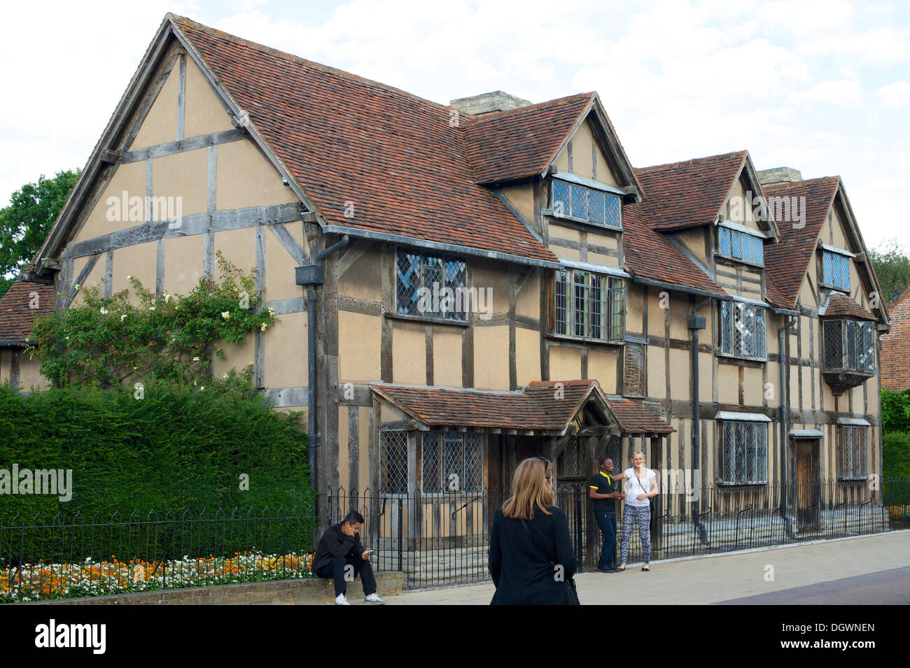 Shakespeare house tudor hi-res stock photography and images - Alamy