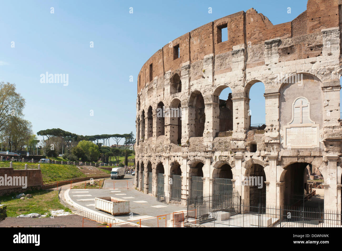 Ancient roman amphitheatre amphitheater hi-res stock photography and ...