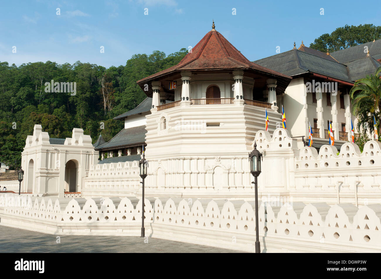 Buddhist shrine, octagonal tower, Sri Dalada Maligawa, Temple of the ...