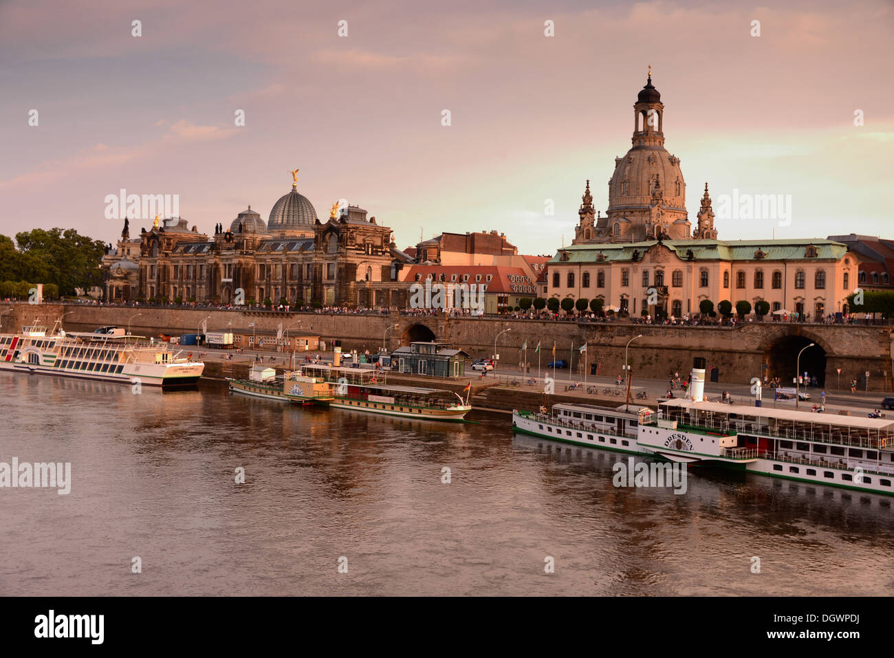 Boats dresden hi-res stock photography and images - Alamy