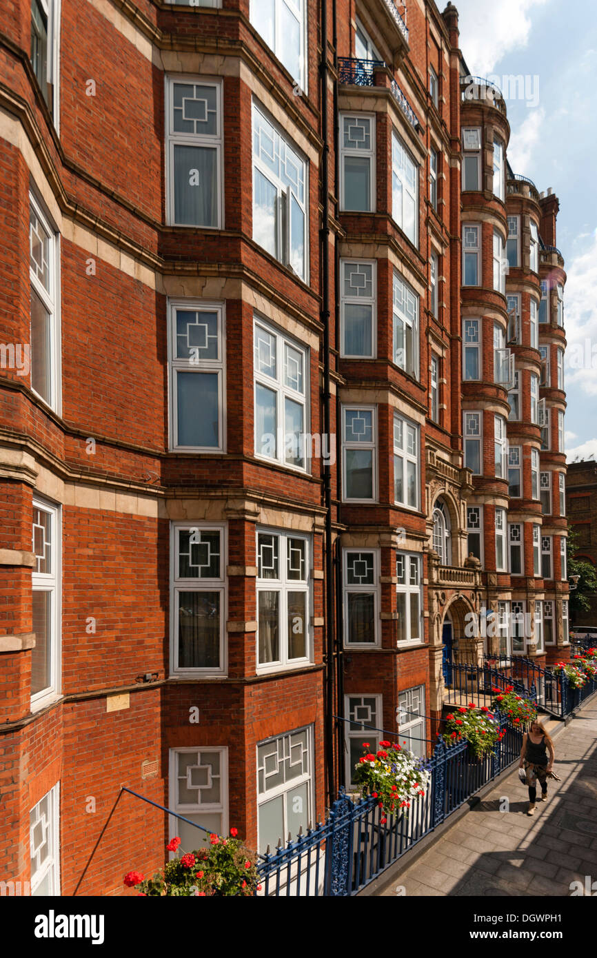 Brick buildings in the Old Gloucester - corner of Marylebone Road ...
