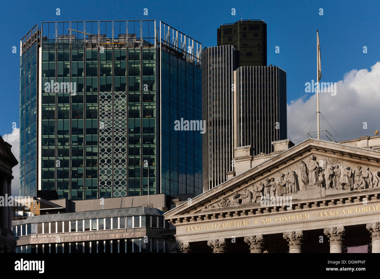 London stock exchange building hi-res stock photography and images - Alamy