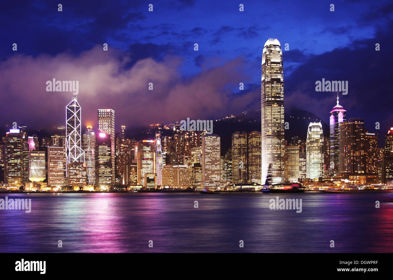 Hong kong night building hi-res stock photography and images - Alamy