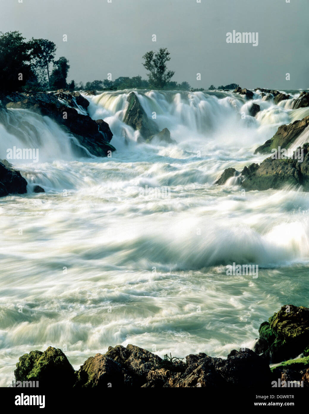 Khong Phapheng falls, waterfalls on the Mekong River, Si Phan Don, Laos ...