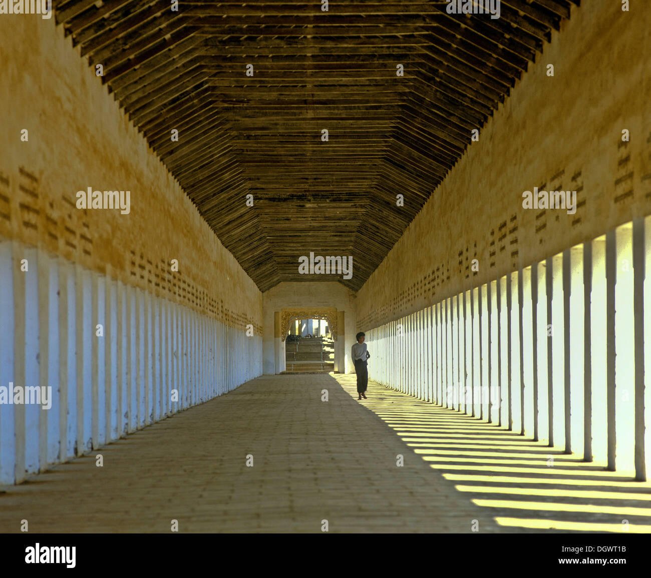 Entrance to Shwezigon Pagoda, colonnade, shade in the gallery, Nyaung U ...