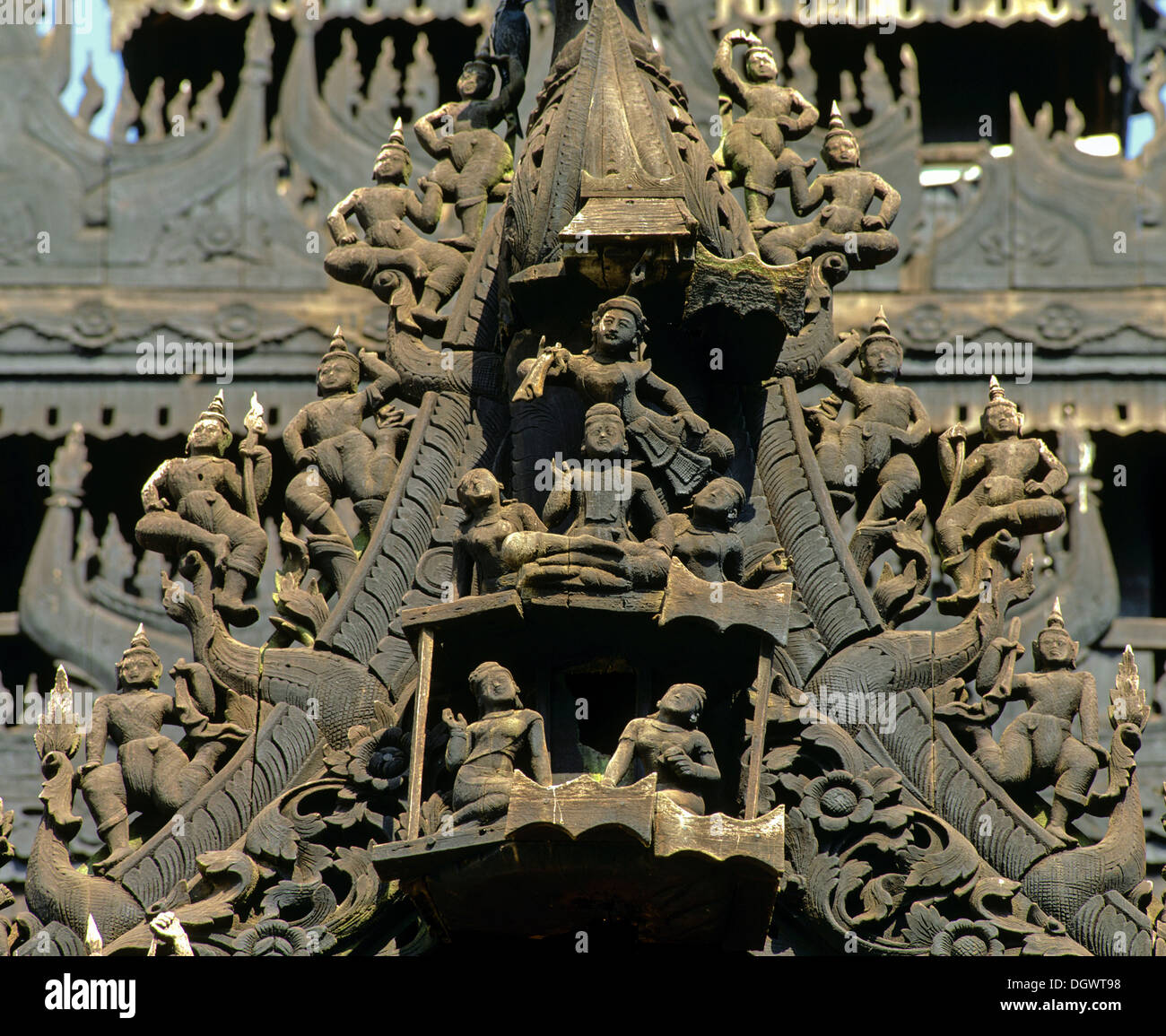 Wood carvings hi-res stock photography and images - Alamy