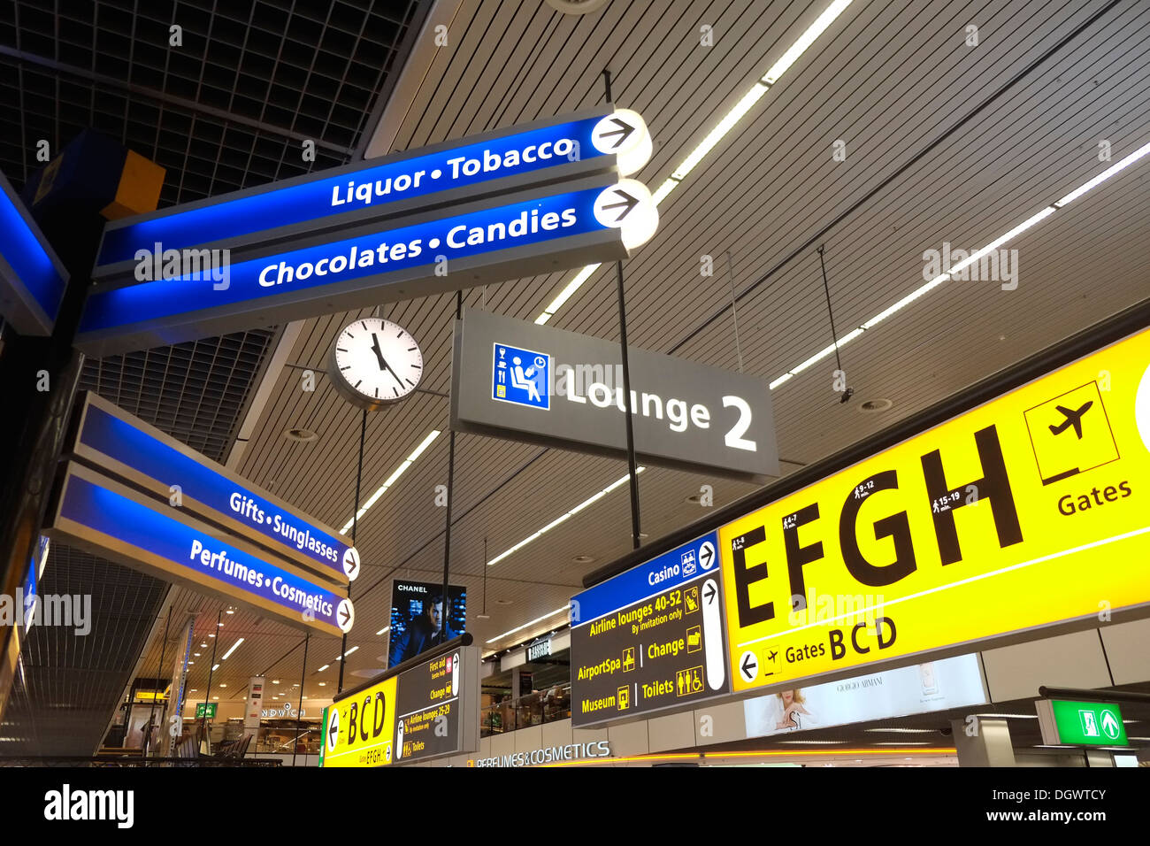 Schiphol airport clock hi-res stock photography and images - Alamy