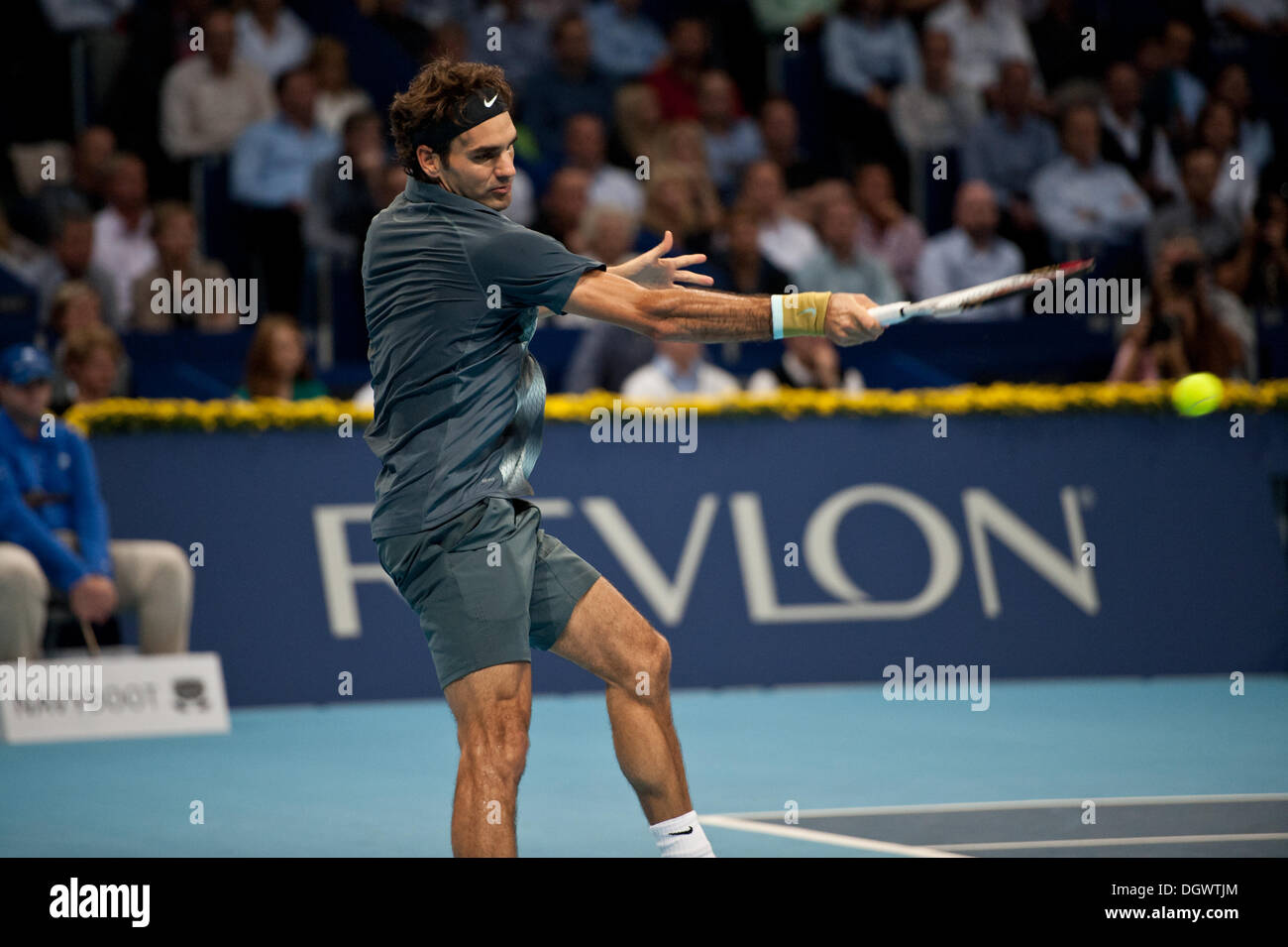 Swiss roger federer hits forehand hi-res stock photography and images ...
