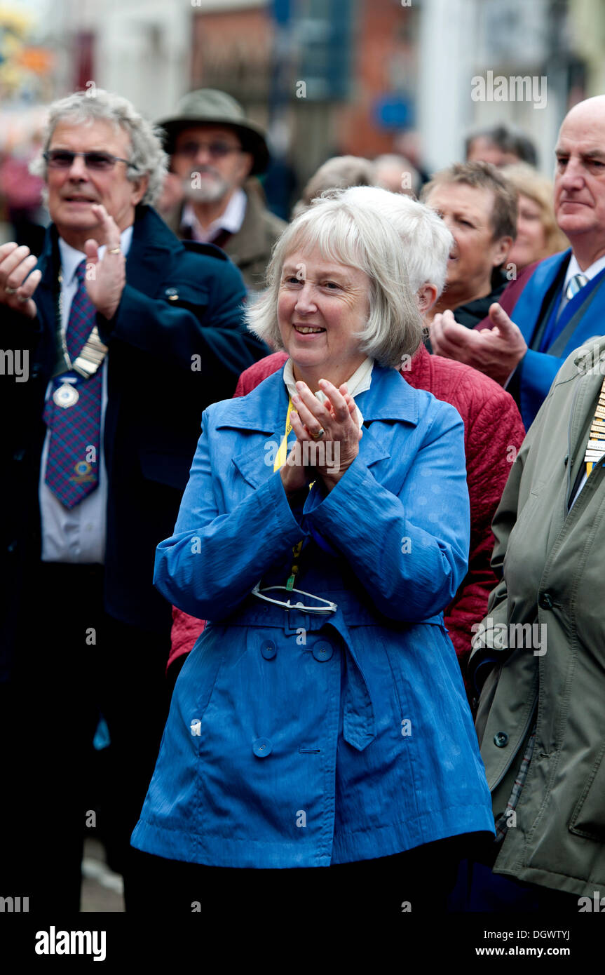 People clapping their hands High Resolution Stock Photography and ...
