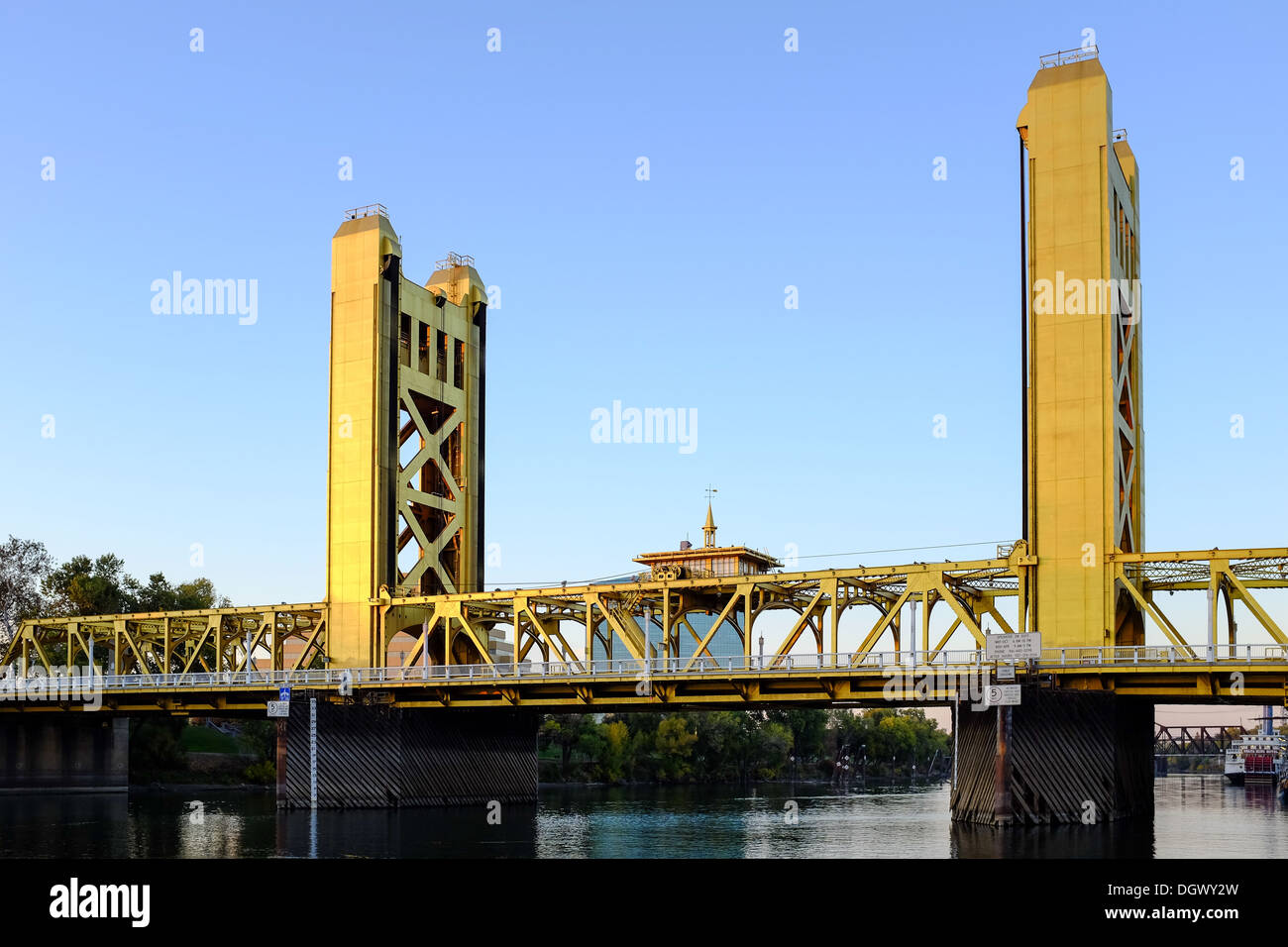 Tower Bridge over the Sacramento River at Old Sacramento State Historic ...