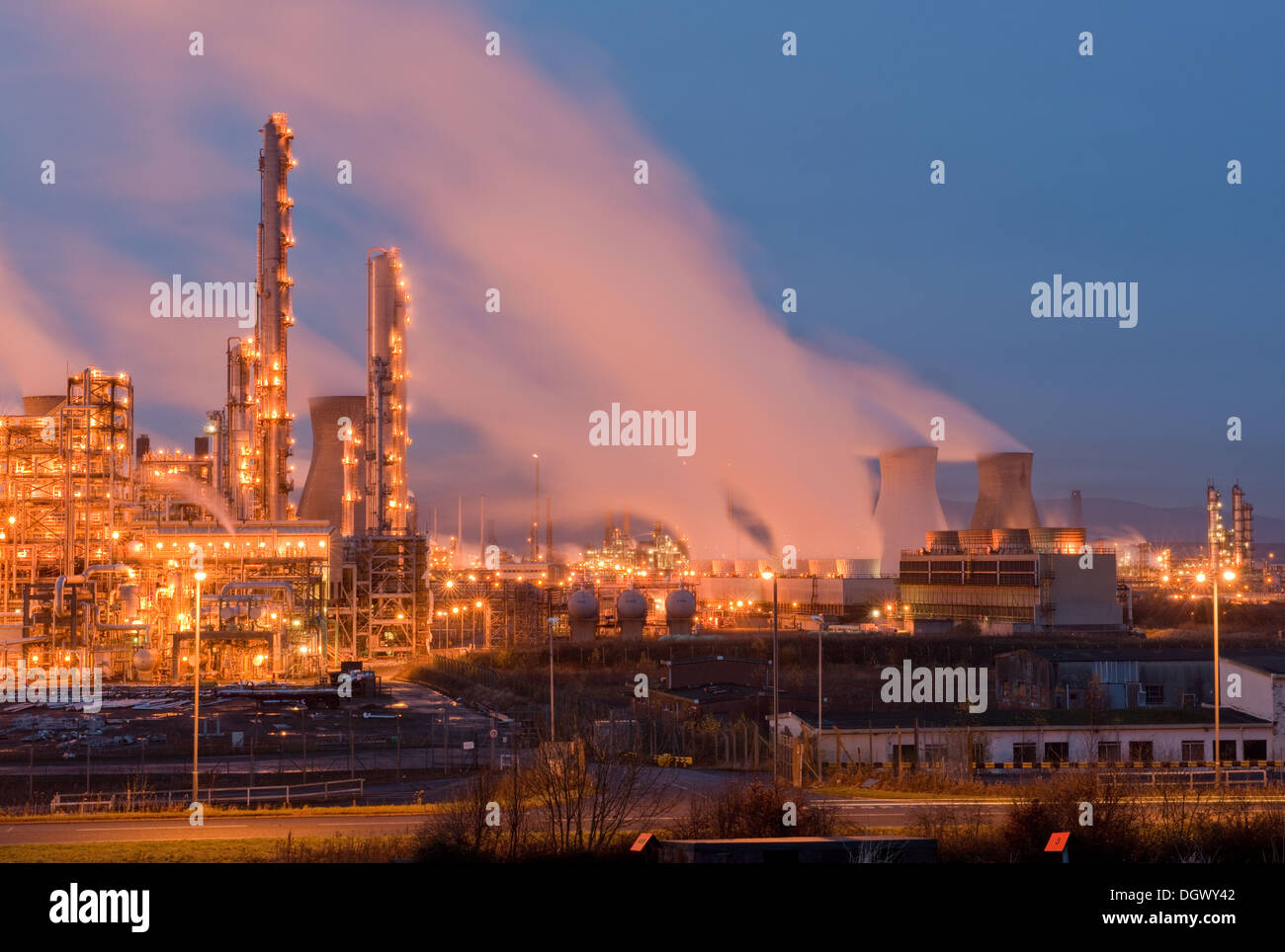 Grangemouth oil refinery at night. Lothian, Scotland Stock Photo - Alamy