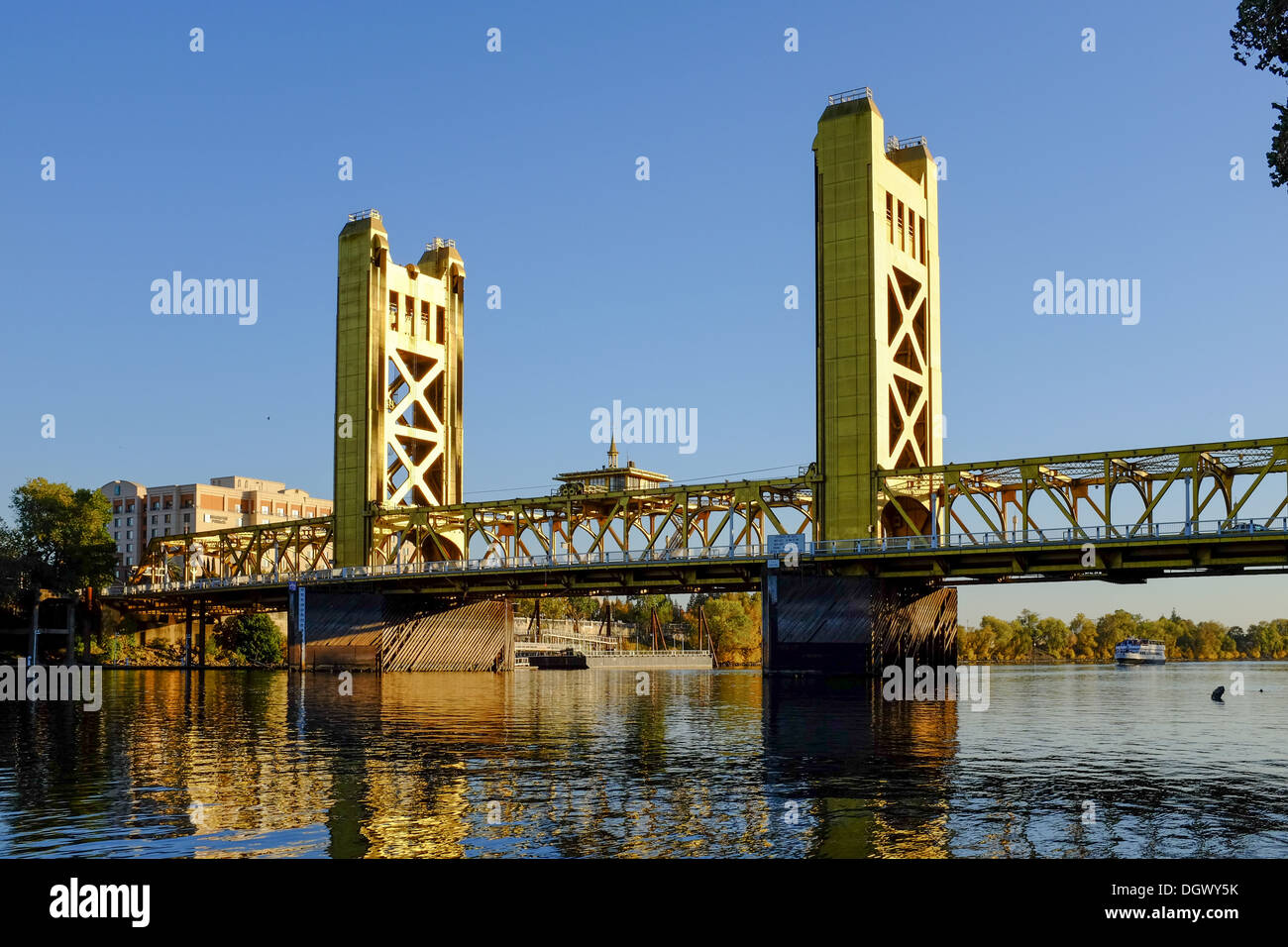 Tower Bridge over the Sacramento River at Old Sacramento State Historic ...