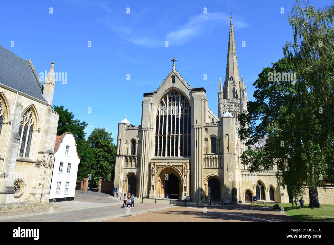 Norwich town centre hi-res stock photography and images - Alamy