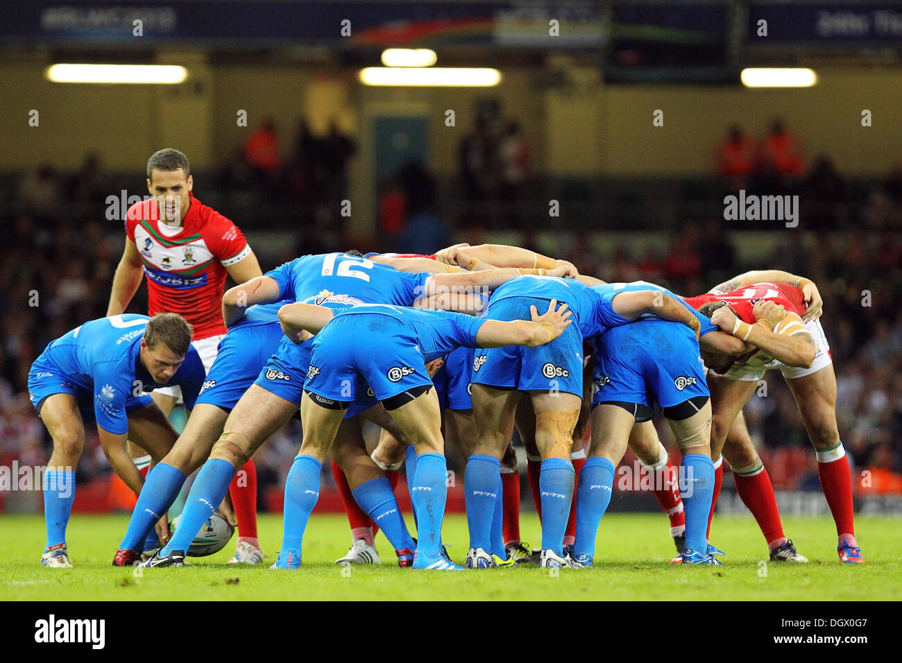 Rugby league scrum hi-res stock photography and images - Alamy