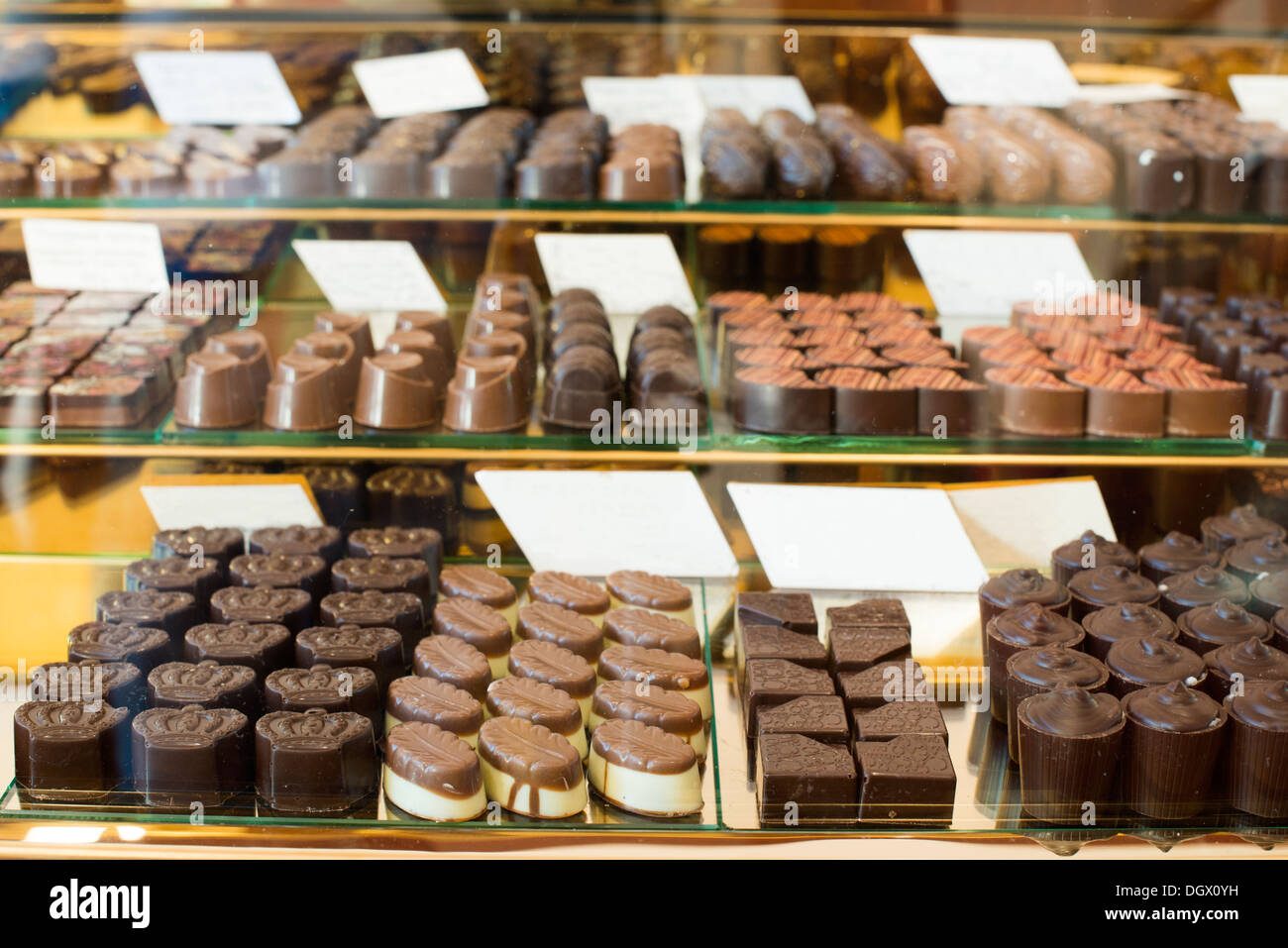 Chocolates on booth. Chocolate shop Stock Photo - Alamy