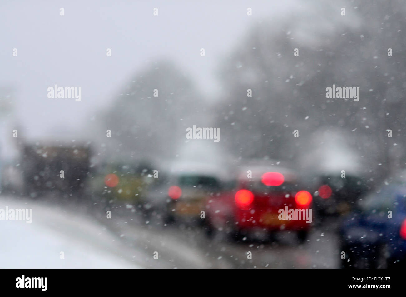 bumper to bumper road traffic during a snow storm Stock Photo - Alamy