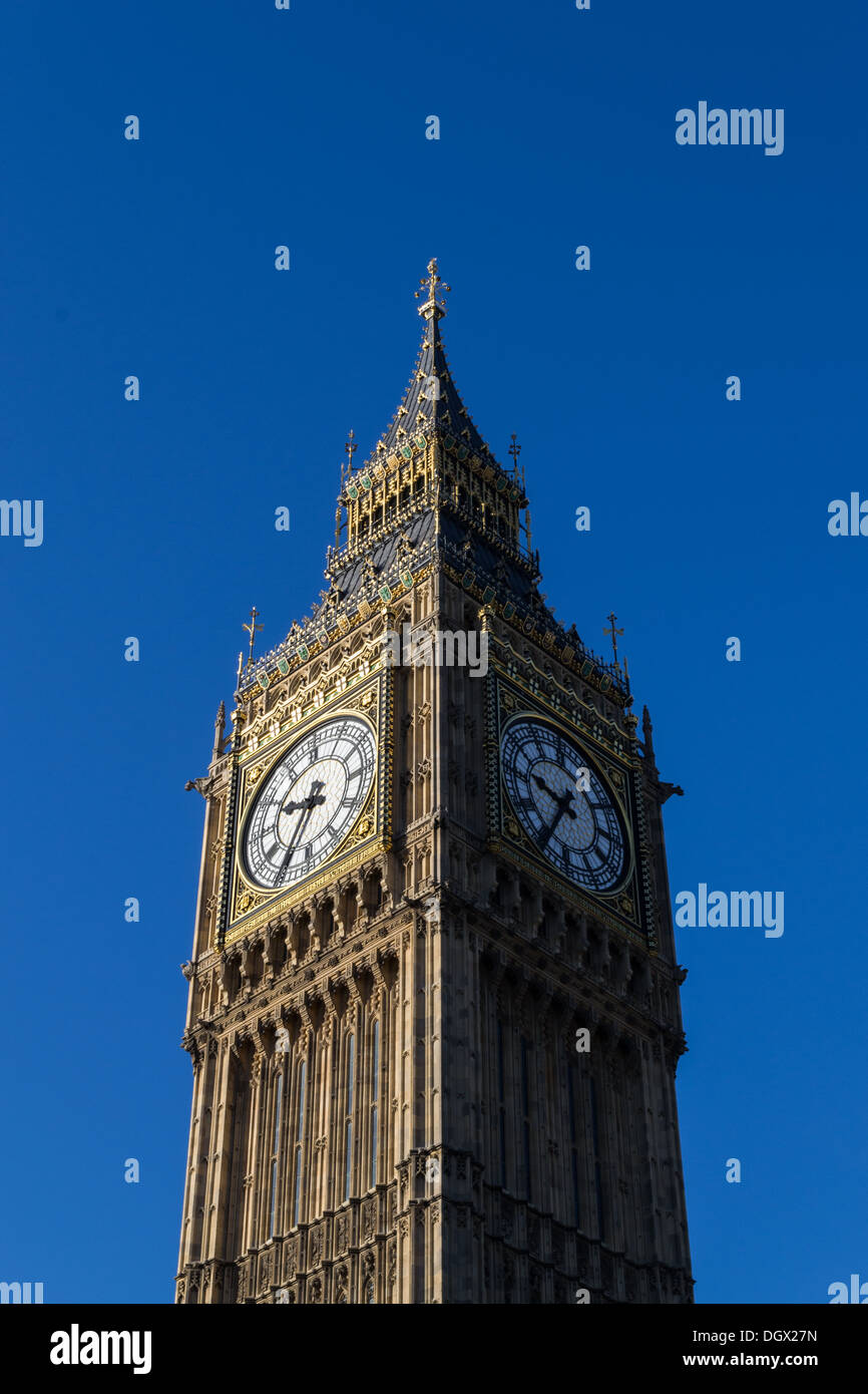 Big ben clear sky hi-res stock photography and images - Alamy