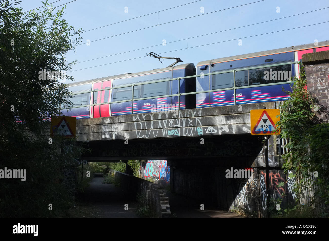 Graffiti bridge hi-res stock photography and images - Alamy