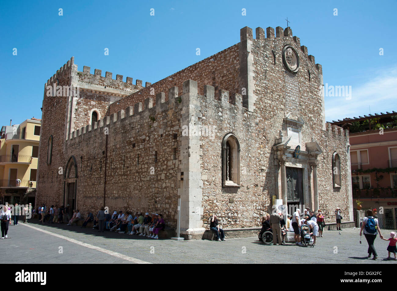 Cathedral of San Nicolo, Piazza del Duomo, Cathedral Square, Taormina ...