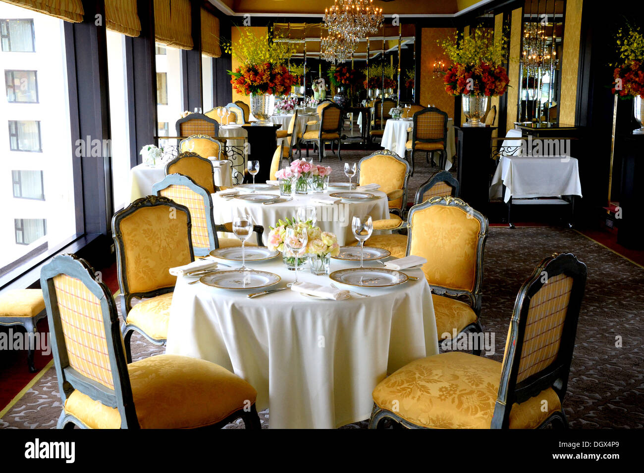 Classy high-class fine-dining French restaurant Stock Photo - Alamy