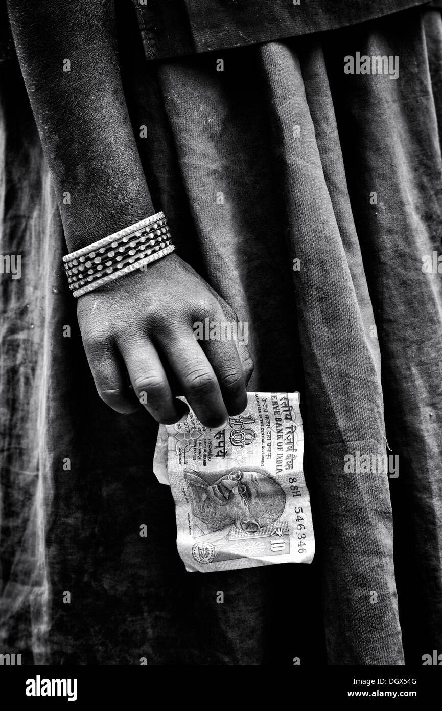 Ten rupees note hi-res stock photography and images - Alamy
