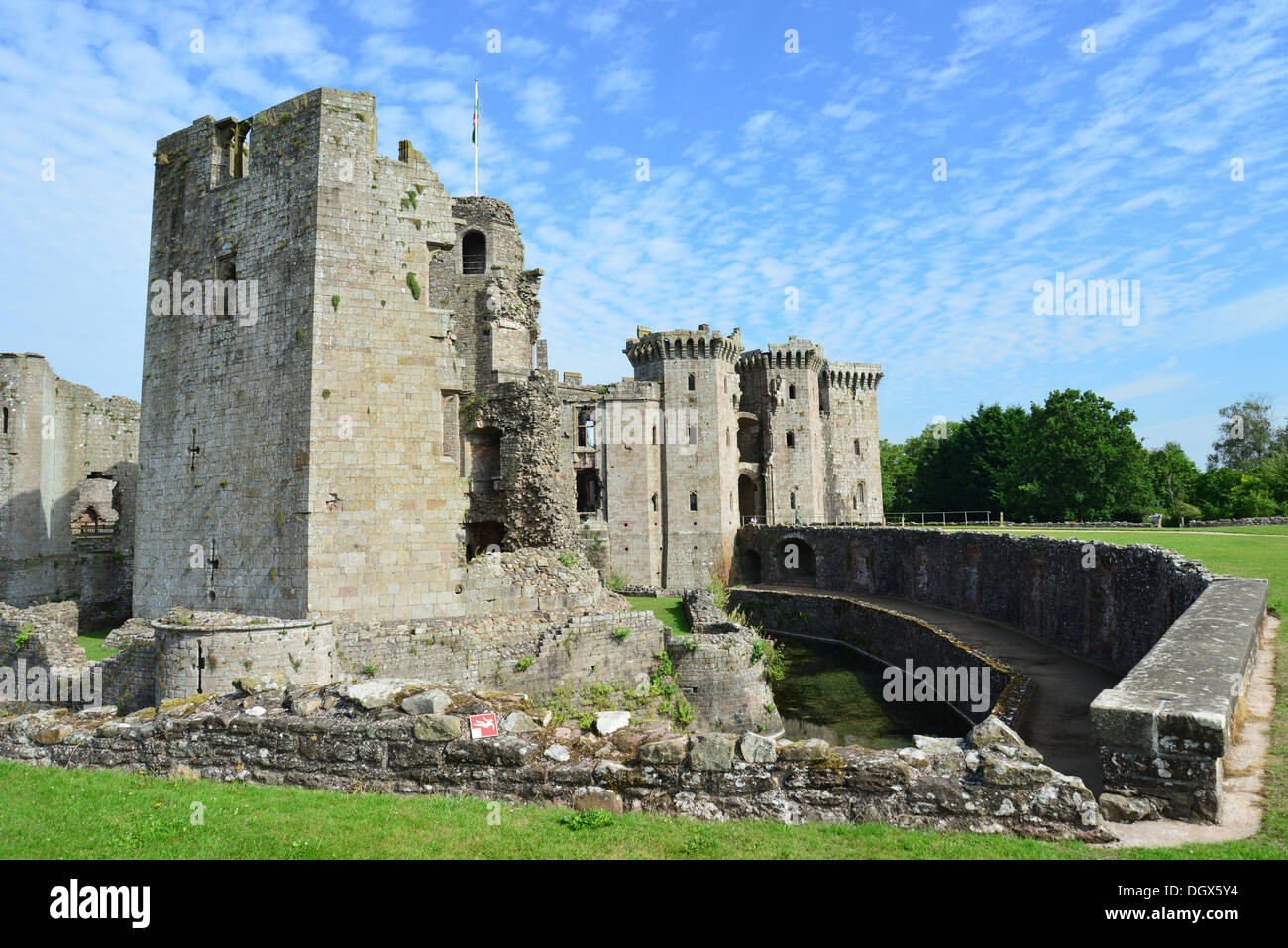 Castles ancient hi-res stock photography and images - Alamy