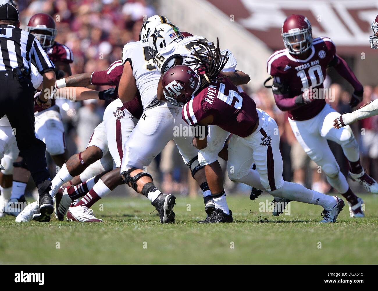 College Station, TX, USA. 26th Oct, 2013. Vanderbilt quarterback Patton ...
