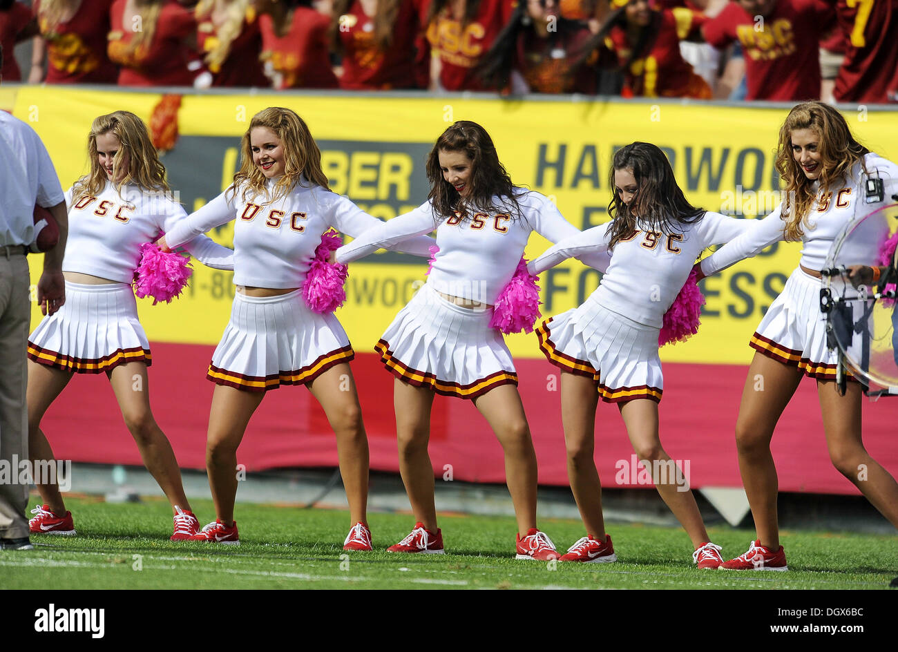 Usc cheerleaders hi-res stock photography and images - Alamy