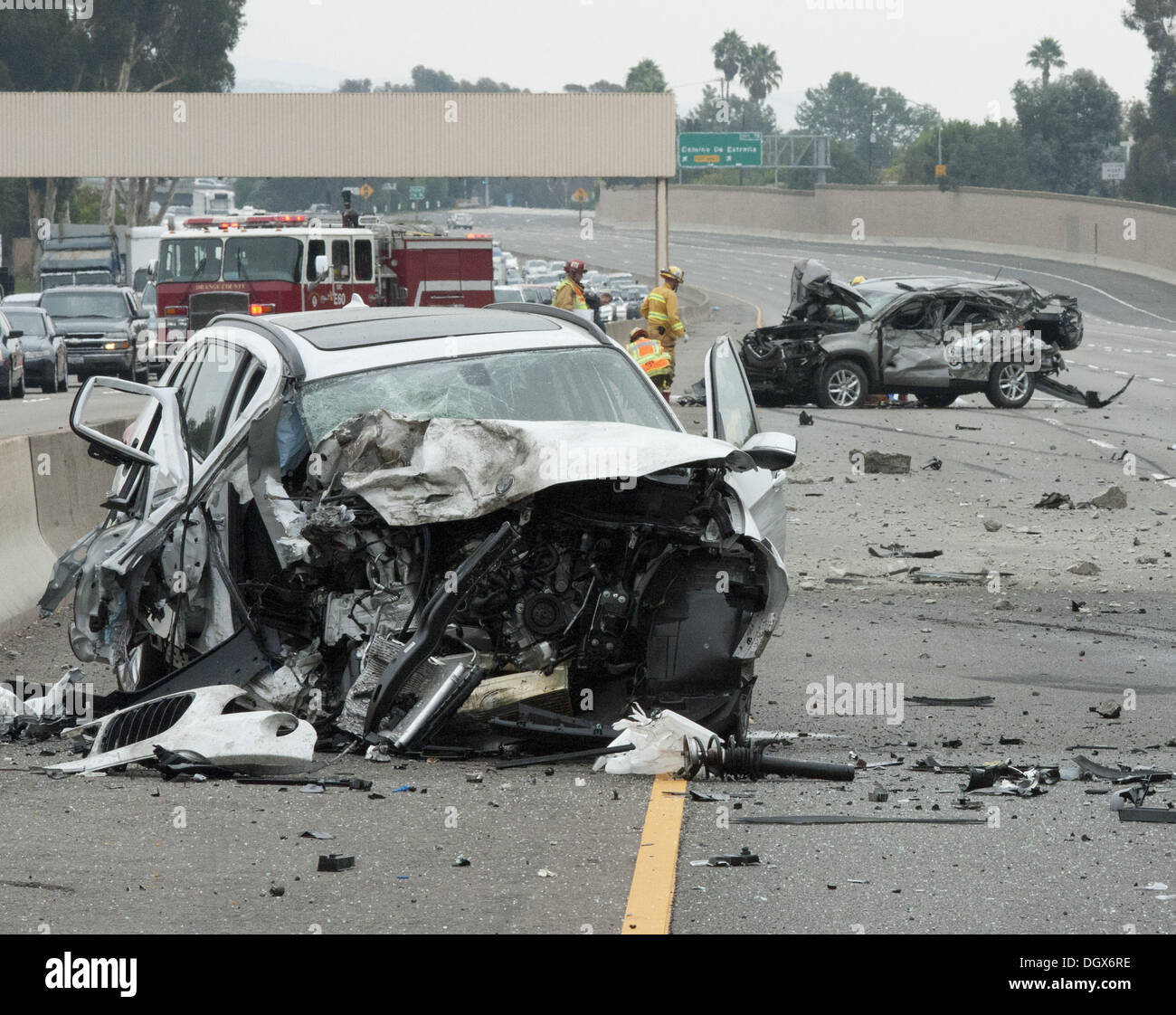 Center divider hi-res stock photography and images - Alamy