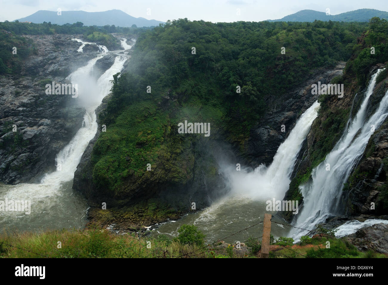 Shiva samudram falls hi-res stock photography and images - Alamy
