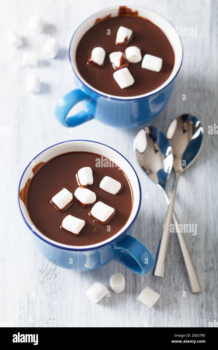 Hot chocolate small marshmallows hi-res stock photography and images ...