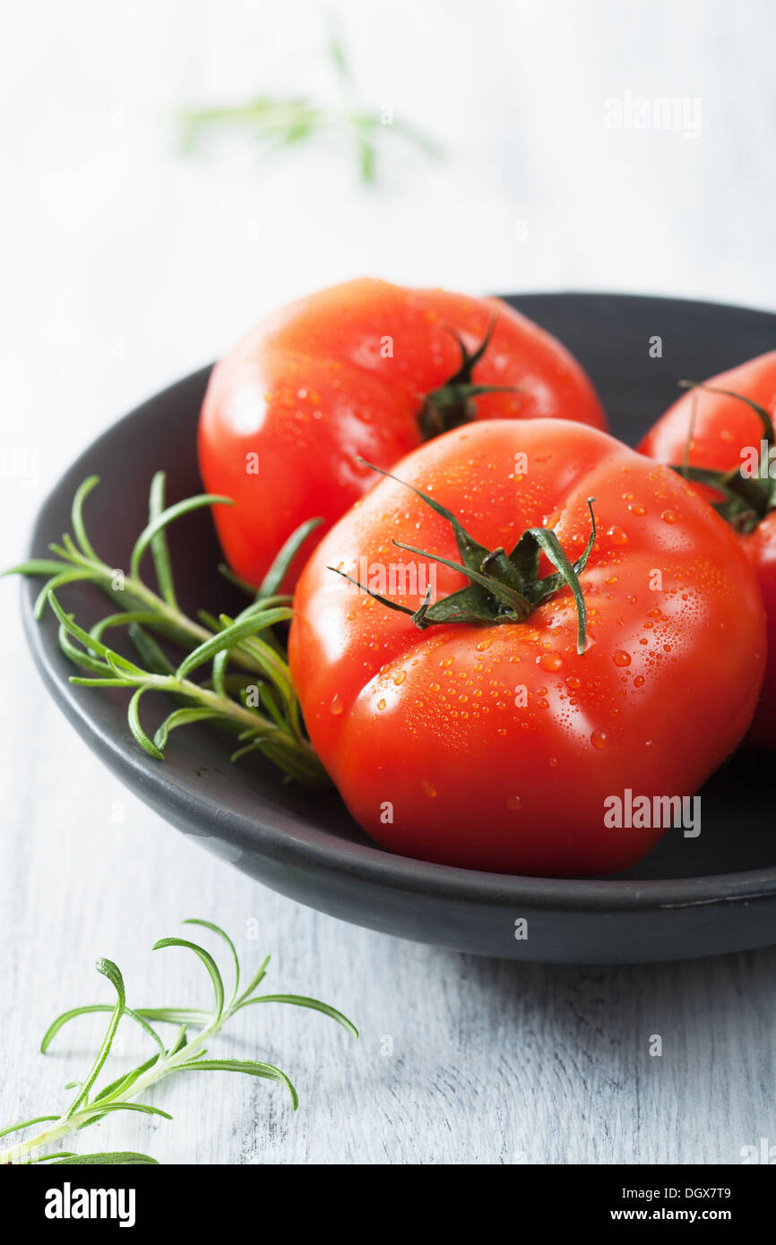 fresh tomatoes in bowl Stock Photo - Alamy