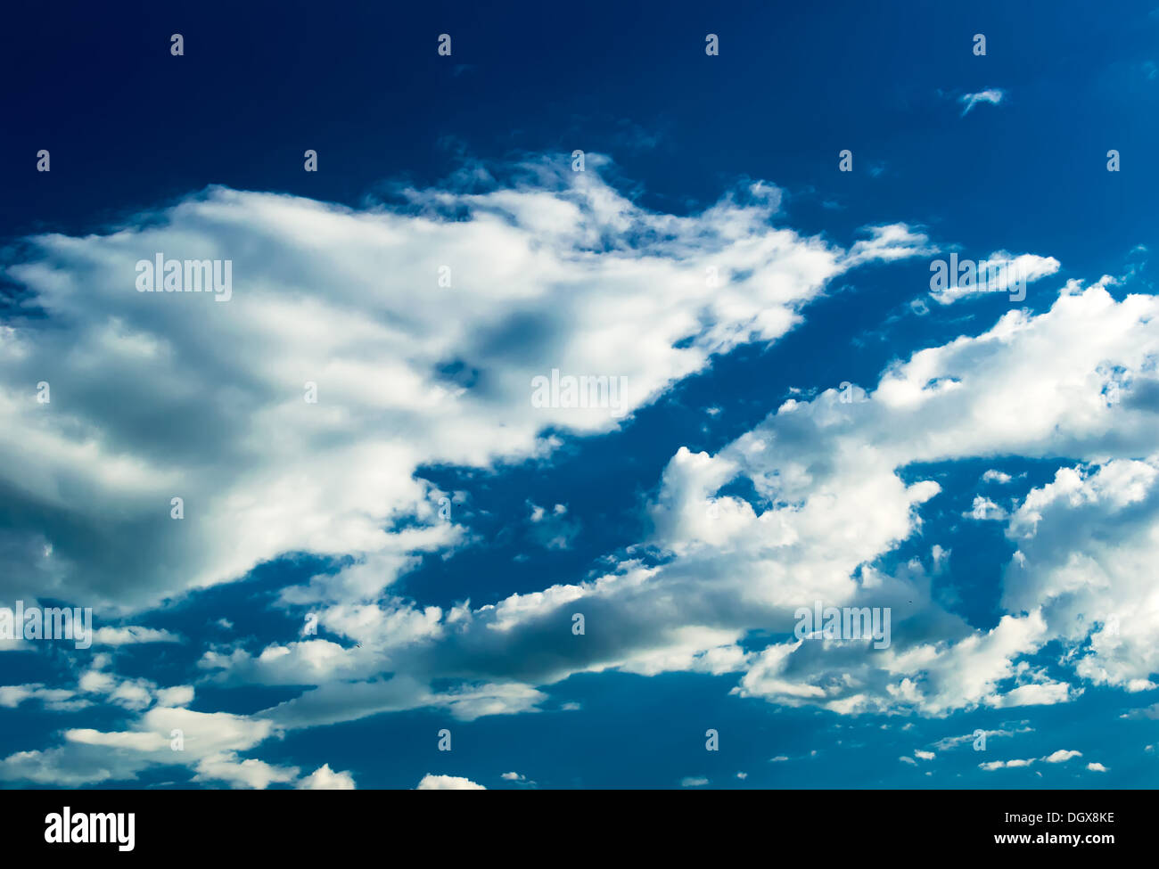 Blue sky with stratus clouds Stock Photo - Alamy