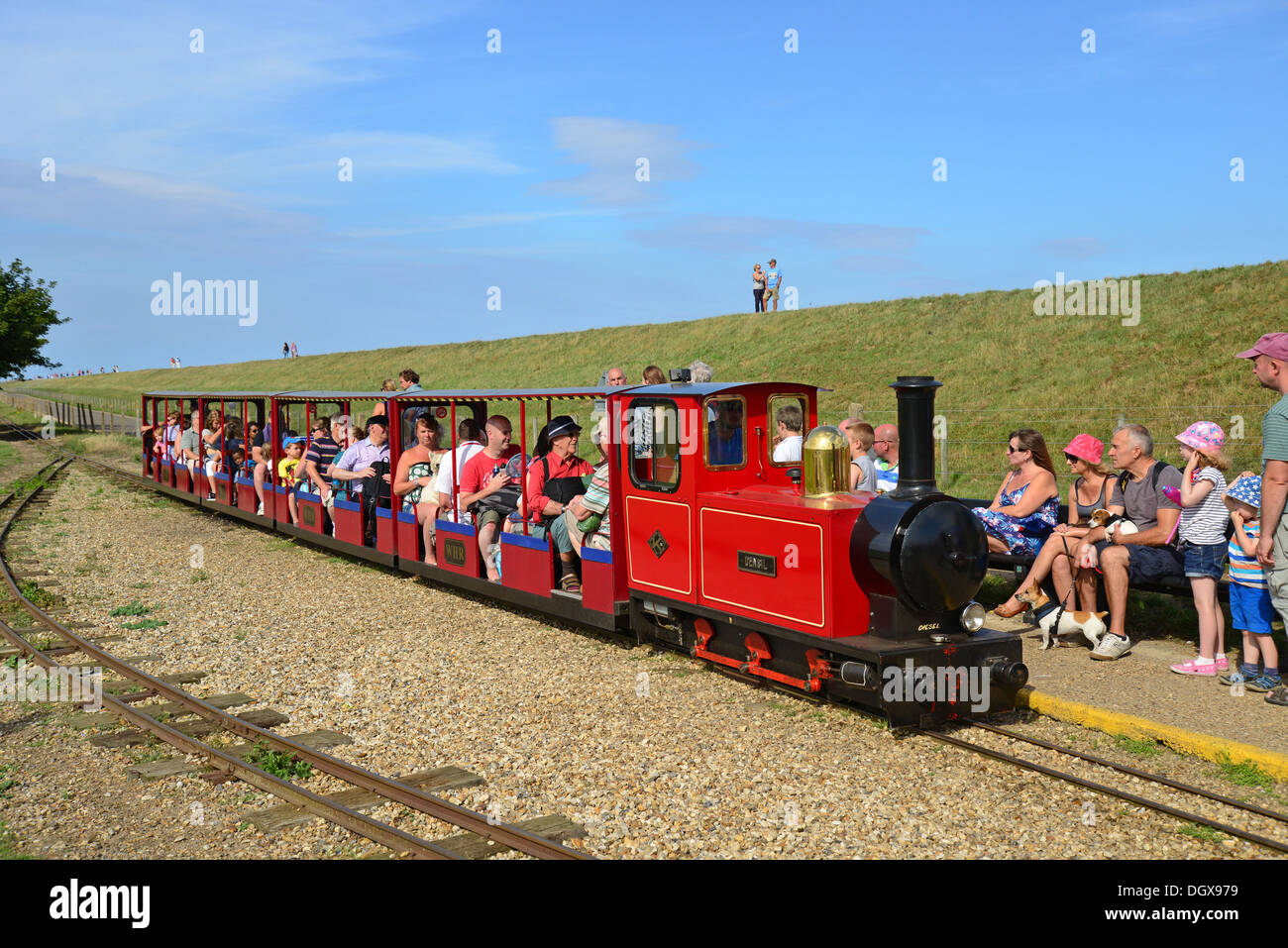 Uk seafront train station hi-res stock photography and images - Alamy