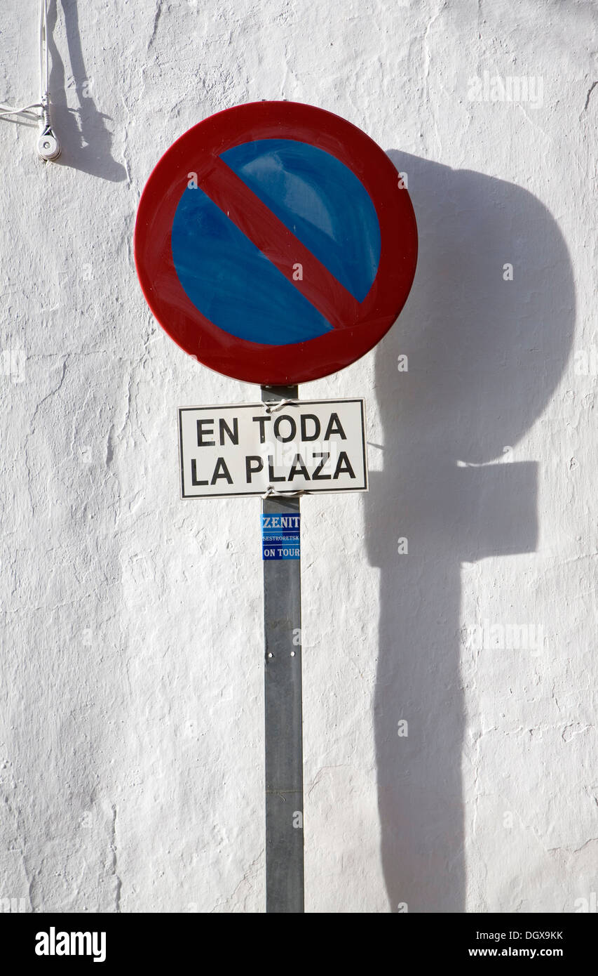 Spain no parking sign hi-res stock photography and images - Alamy