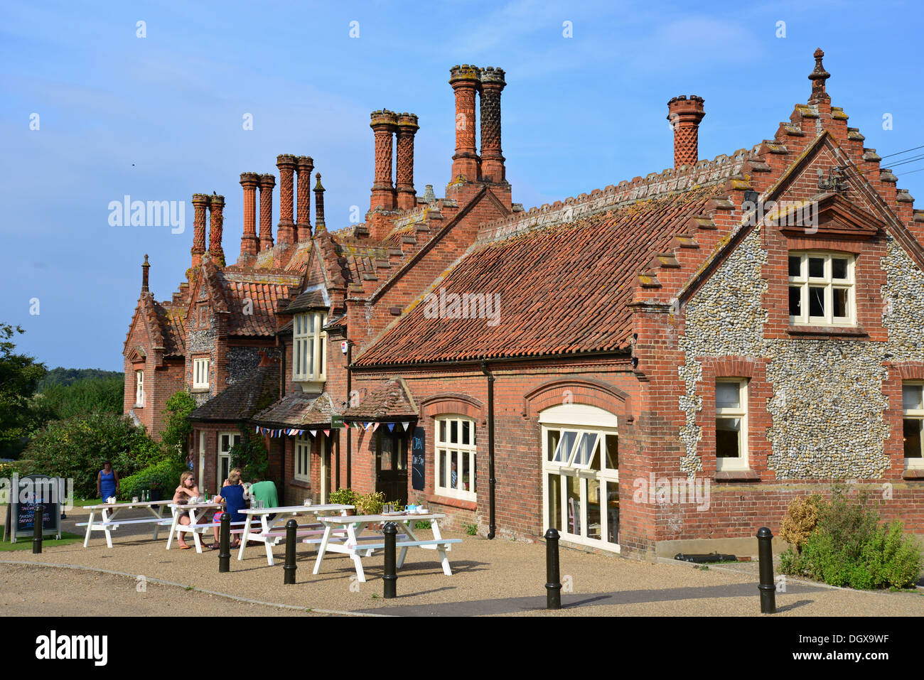 Holkham village hi-res stock photography and images - Alamy