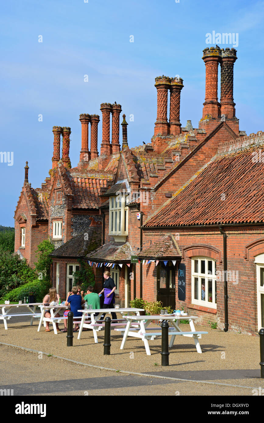 Holkham village hi-res stock photography and images - Alamy