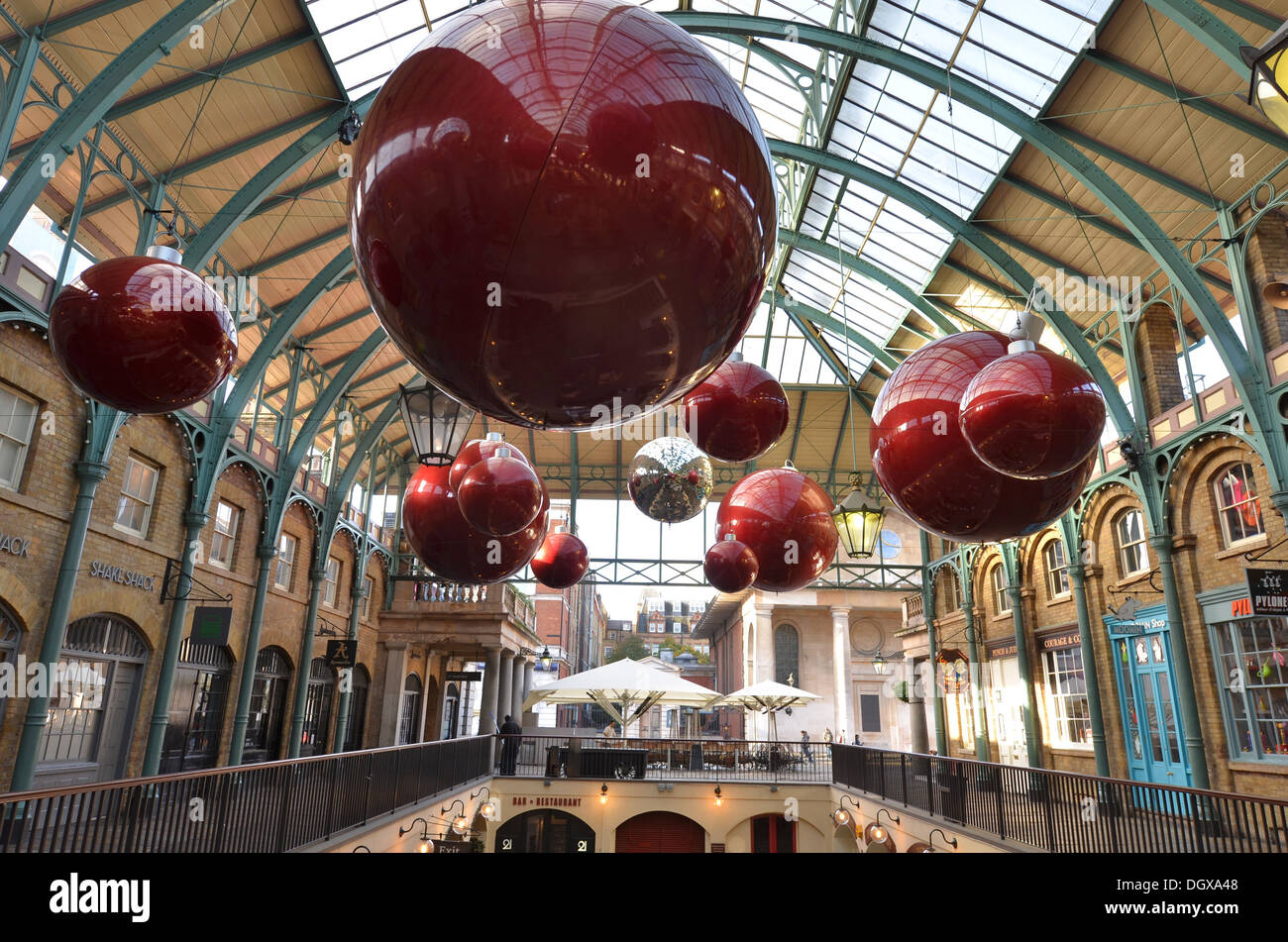 kings cross at night Stock Photo - Alamy