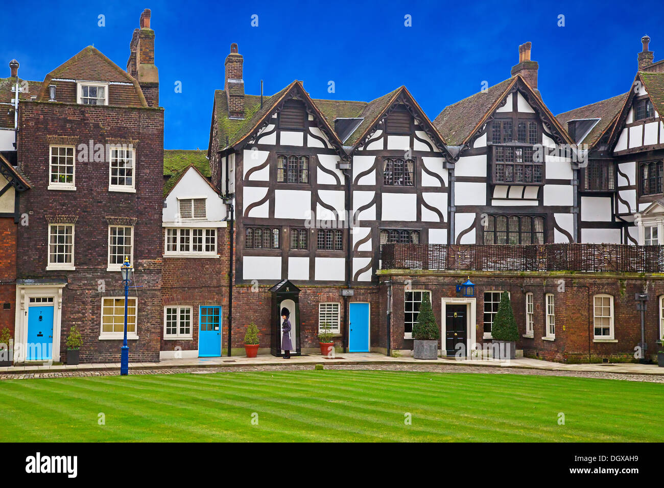 English homes hi-res stock photography and images - Alamy